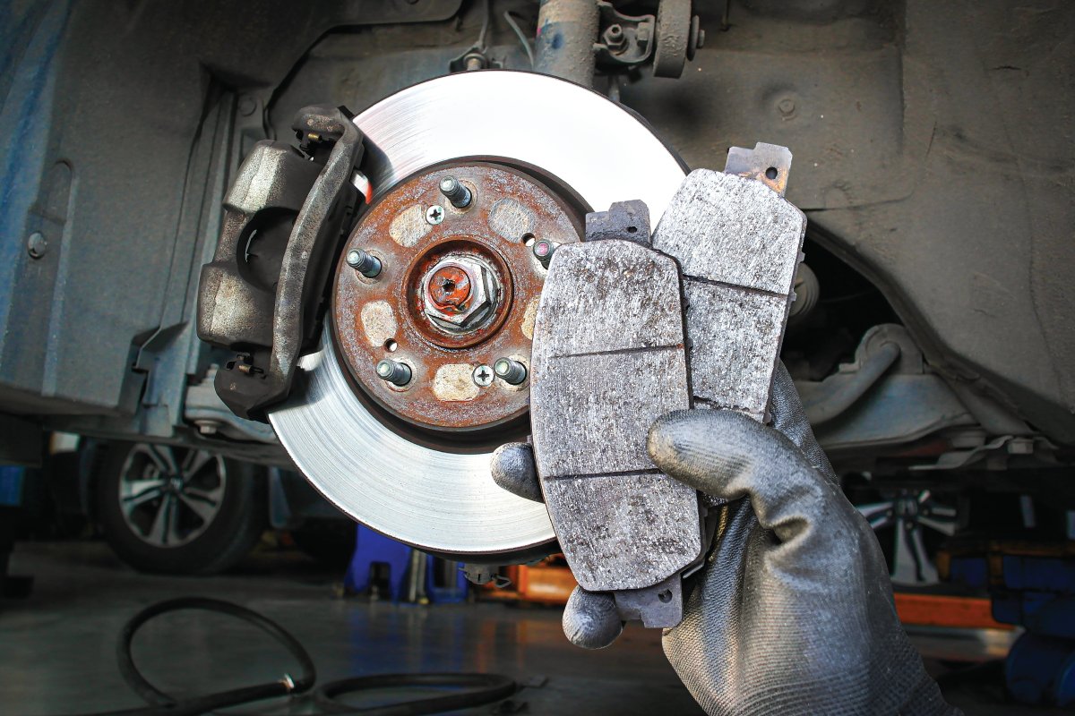 3 Signs Of Brake Rotor Problem - Common Brake Problems | Saeedi Pro